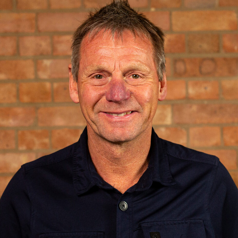 Stuart Pearce MBE | 1 of England’s Best known Footballers